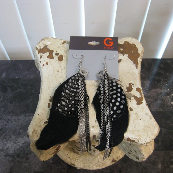 Guess | Jewelry | Nwt Guess Black White Feather Silver Chain Earrings ...